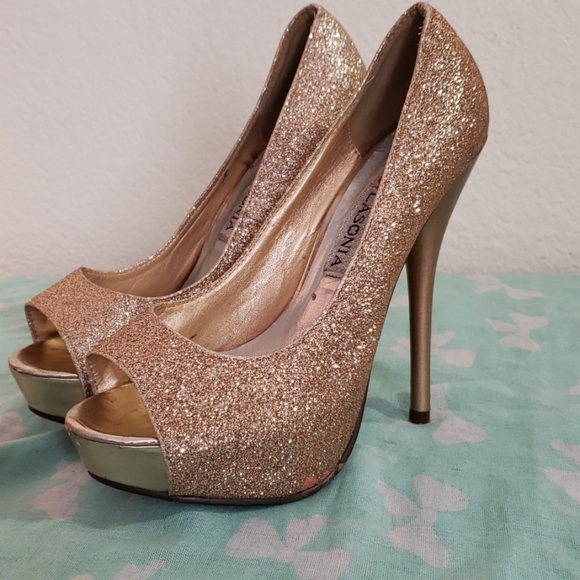 Lasonia | Shoes | Lasonia Gold Sparkle Platform Heels | Poshmark